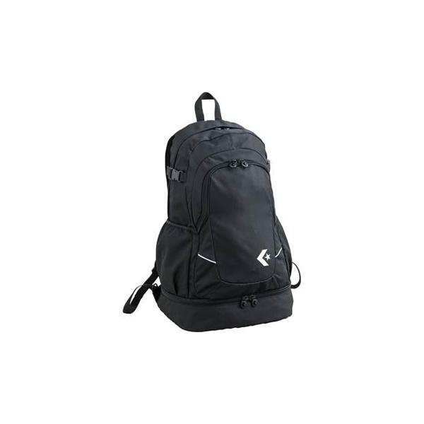 Black  通学やクラブ活動、スポーツジム用とあらゆるシーンに便利なデイパック。ファスナー引き手はCONVERSEの刻印が入ります。二層式で荷物の仕分けにも便利。大容量約40リットルで合宿にも対応します。