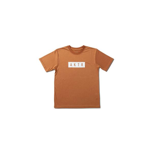 Summer Paisly AKTKD SW21   ORANGE  design：AKTRのベーシックロゴをフロントにプリントした、シンプルで使い勝手の良い半袖TEEシャツ。function：スポーツ用に開発されたAKTRオリジナルファブ...