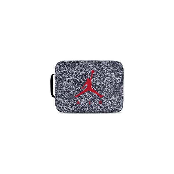 AJRETRO       Elephant Gray  海外よりJordanのシューズボックス型シューズバッグが登場！持ち運びに便利な持ち手付き！内側部分はエナメル素材なので、多少の汚れなら気にせずに収納可能！通気口も付いているので、スニ...