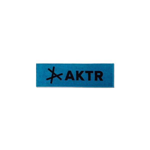 BLUE  F 日本が世界に誇るタオルの産地今治で、AKTRの為だけに作られたスポーツタオル。AKTRロゴとバスケットボールのコートをジャガード織りで表現したリミテッドアイテム。質の良いタオルをオリジナルカラーで染め上げたAKTRの自信作。...
