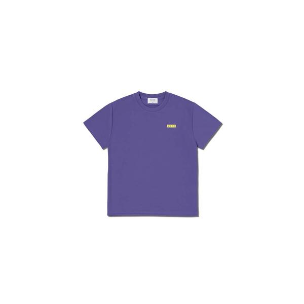AKTKD   PURPLE  150 design：フロントとバックにデザインを配置した半袖TEEシャツ。バックにプリントされた「Small Cost. Big Vision（大きな夢は、小さなコートから始まる）」のコピーは、すべての“コ...