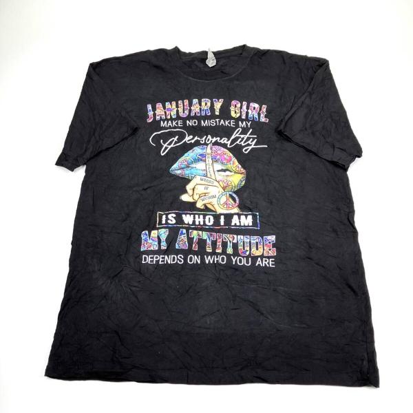 【素材】コットン100％【ダメージ】シワあり襟元色褪せあり表面イラスト下部・左下部汚れあり【採寸】肩幅55身幅56着丈71袖丈22平置き時の採寸になります。目安としてご参考にお願い致します。古着状態ランク【Cランク】Sランク　新品同様とても...