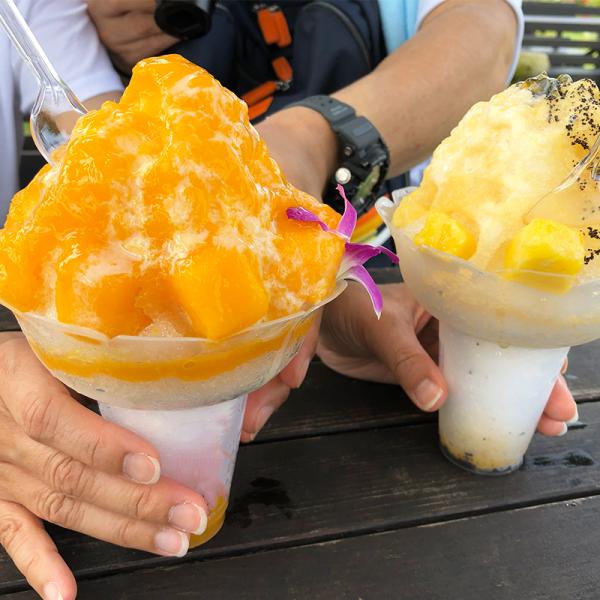 迫力満点の大きめサイズ、Lサイズのフラッペカップです。 行列ができる華やかなかき氷・フラッペが作れる聖火型フラワーカップです。 持ち手部分がスリムになっているので、食べ歩きにピッタリ。 カラフルでトッピングで盛り盛りのかき氷は いかがでしょ...