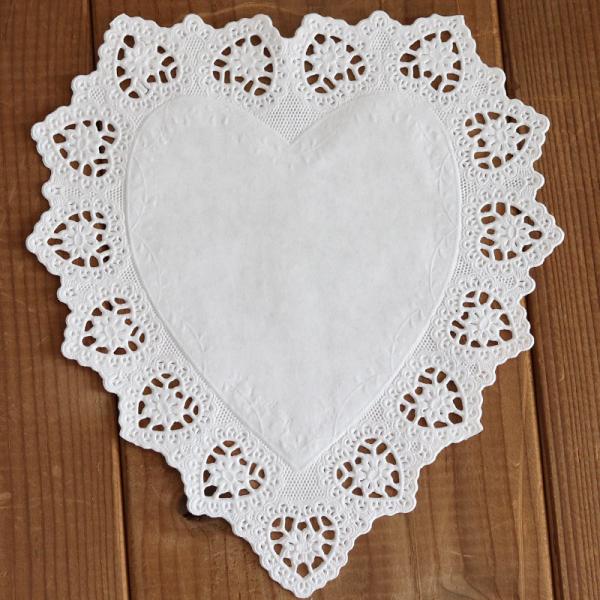 ドイツ製 Demmlerデムラーのデコラティブ レースペーパー。上品で繊細なカットは世界のデムラーならではの技法です。ケーキや焼き菓子に。業務用バルクでご提供します。サイズ：20x17cm内容量：1,000枚（100枚×10）素材：紙原産国...