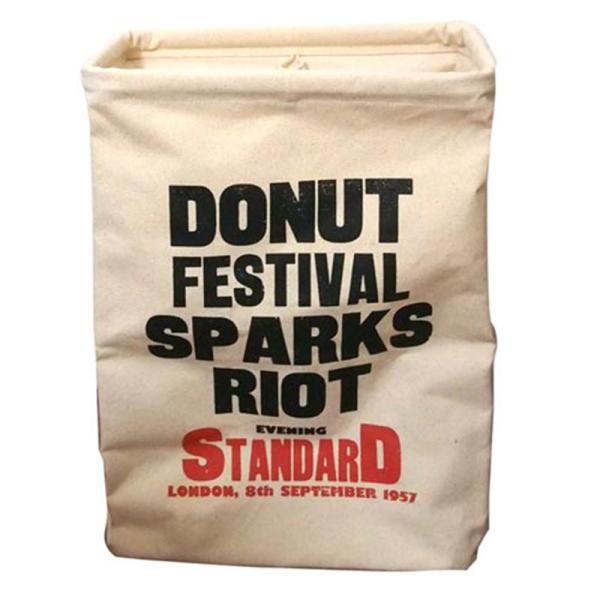 ＜A TWO PIPE PROBLEM LETTERPRESSシリーズ＞ロンドンの東に拠点を置く活版印刷所（レタープレス）が発表する、新しくて懐かしい味わい深いアート作品からインスピレーションを得た、収納シリーズ。お部屋のアクセントになるよ...