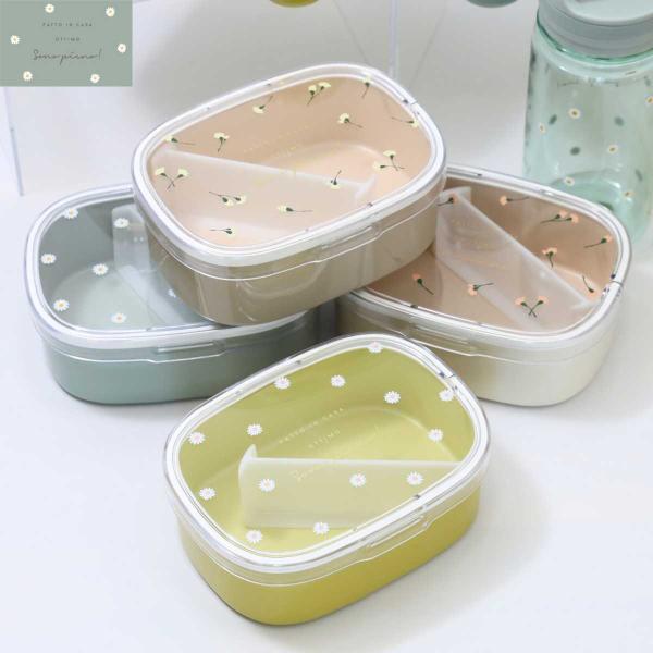 大人の女性でも持ちやすい、上品なくすみカラーの「ピアンタ」ランチシリーズ。ランチボックスはレトロなテイストの花柄です。ベージュはドライフラワー、イエロー／グリーンはデイジーが散りばめられています。クリアなフタにはそれぞれ花がちりばめられてい...