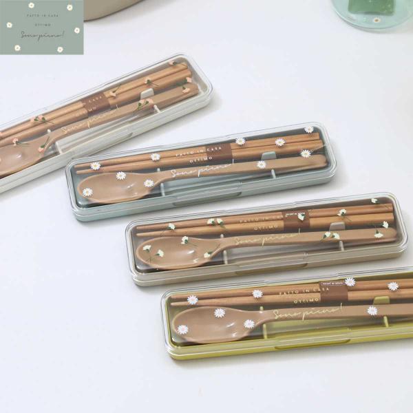 少しレトロなテイストの花柄が印象的なレディースランチシリーズ。ピアンタはイタリア語で「植物」の意味。大人の女性でも持ちやすい、上品なくすみカラーで仕上げました。大人の女性でも持ちやすい、上品なくすみカラーの「ピアンタ」ランチシリーズ。レトロ...