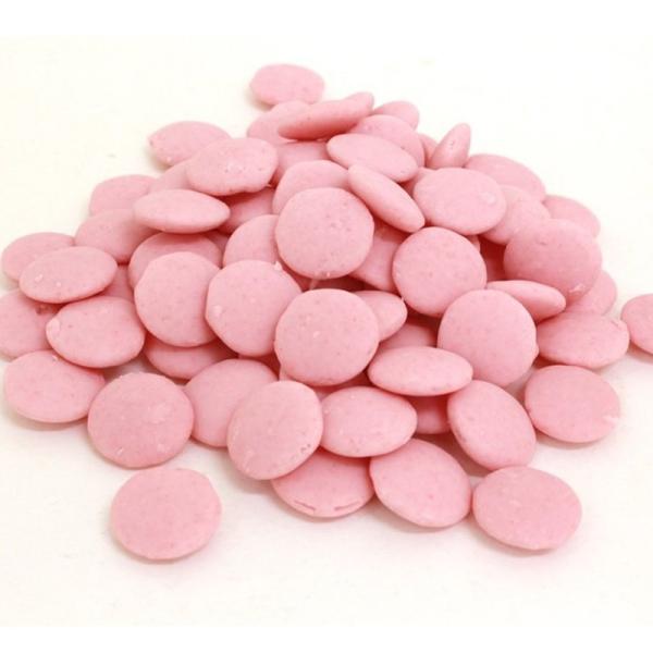 お祭りに欠かせない「チョコバナナ」が 作れるチョコレートです。 このまま封を切らずに、湯せんにかけて溶かして下さい。 溶かしたチョコレートに、皮をむき棒を刺した バナナをくぐらせて、固まったら出来上がり！！  スタンドタイプになっているので...