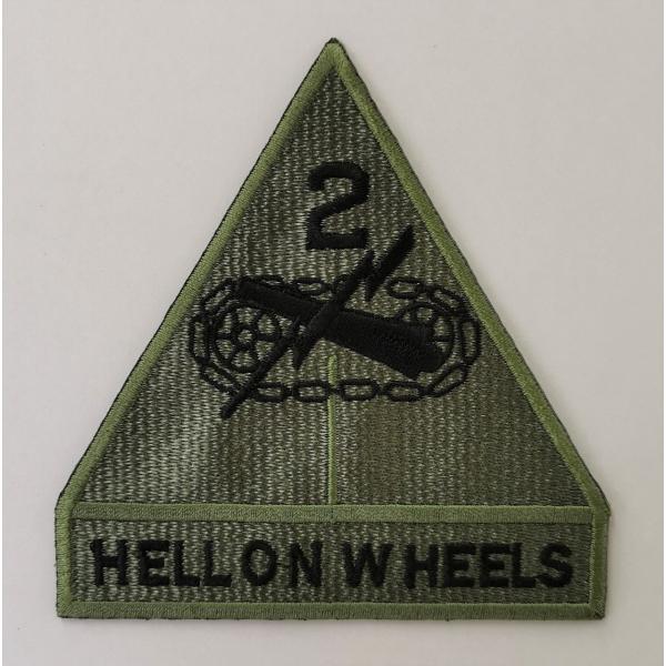 米陸軍、第2機甲師団ニックネーム”Hell on Wheels”パッチのレプリカ商品です。【ワッペンの詳細】素　材 ：　生地・・・ポリエステル　　刺繍糸・・・レーヨン裏　面 ：　アイロン接着加工縁処理：　ヒートカット加工サイズ（縦×横）cm...