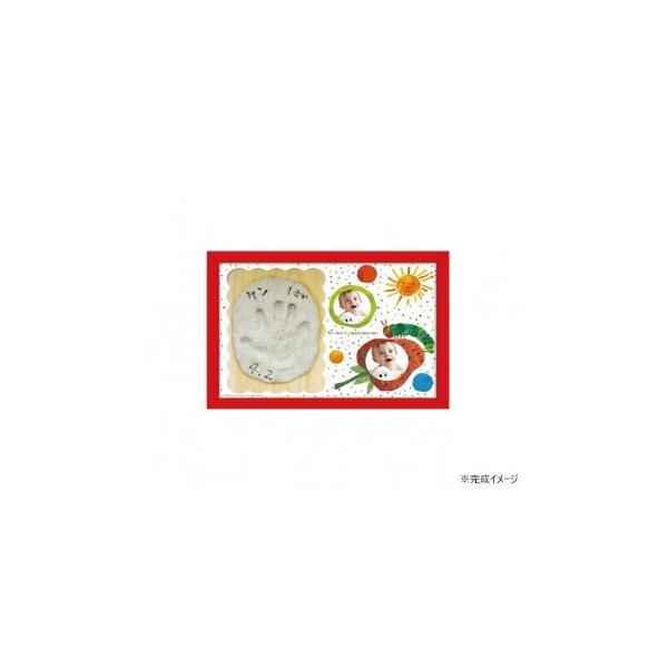 粘土で手形や足形をとって、お子様の成長記録を石のようなレリーフに残せます。お宮参り、お誕生日、七五三、ご入園日記念日も入れて思い出を形に。
