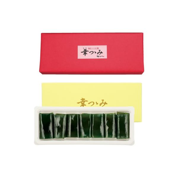 果肉たっぷりマイルドなはちみつ梅干し『黄金漬』を一粒ずつやさしく手作業で包み込みました。