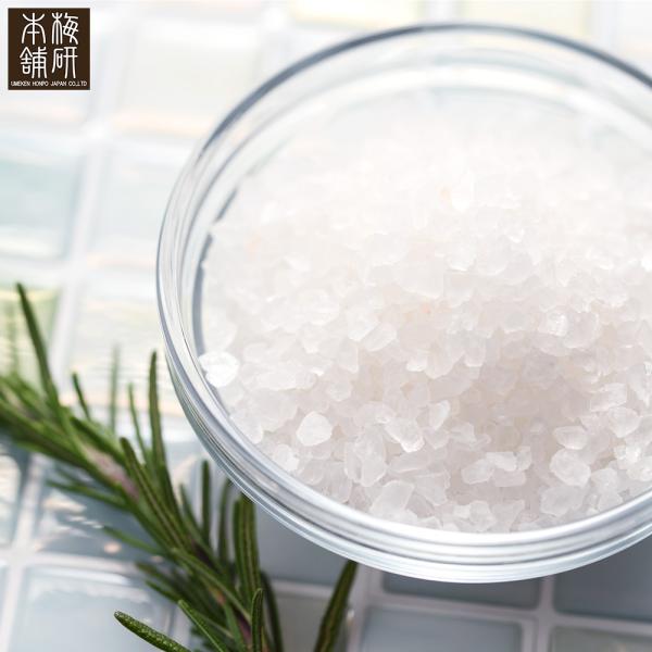 太古の汚れなき海水が数億年かけて凝縮し結晶化したヒマヤラ岩塩 バスソルト。混じりけのない純白は見た目も美しくまさに大自然からの贈り物。入浴剤として使用すれば、お湯も冷めにくくゆったり入浴で体を芯から温めリラックス。お好みのボディーオイルと混...