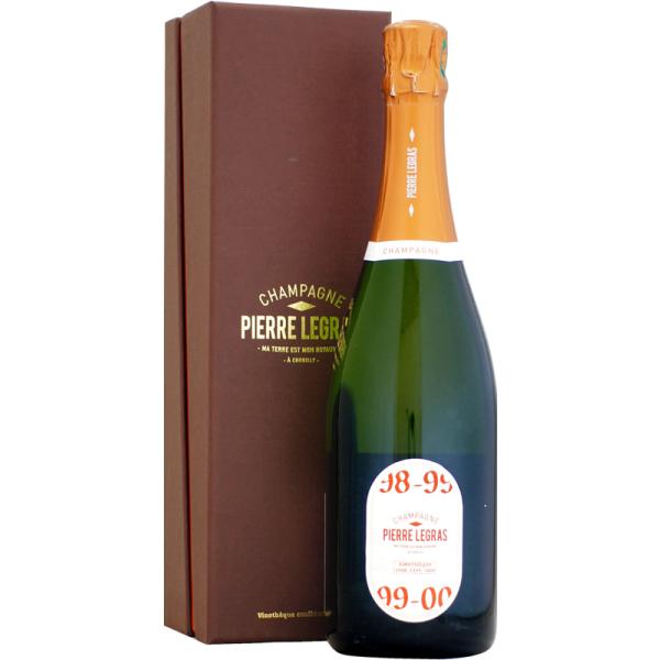 優れた年のバックヴィンテージをVinothequeのブランドで蔵出し。シュイィのブドウのみで造られた超希少キュヴェ！「シャンパンといえば、熟成したブラン・ド・ブランにとどめをさす」と言われますが、瓶内二次発酵後の数年間の瓶熟成、および、デゴ...