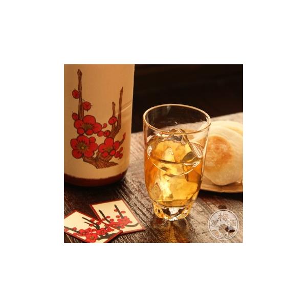 ん？！と驚くアタック。そのインパクトに一口飲んで手を止めました。梅の香りが口の中で遊んだ後、じわりと広がるエキスの余韻。どしっと濃い花札の梅酒は、お料理と一緒もよし、そのまま味わうもよし、気分に合わせてソーダやお湯で割ってもよしの三拍子！優...