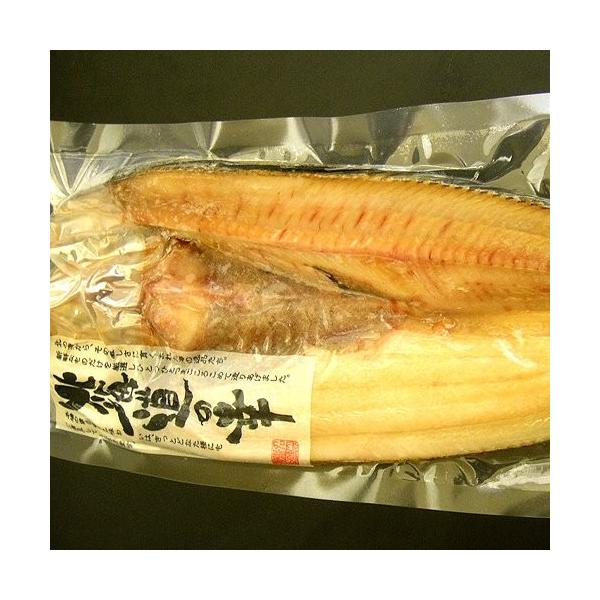 ■内容量：真ホッケ 1尾（約250g） ■原産地：羅臼 ■加工地：北海道 ■賞味期限：商品が到着後、冷凍（-18℃以下）で約30日。解凍後はお早めにお召し上がり下さい。 ■配送方法：冷凍