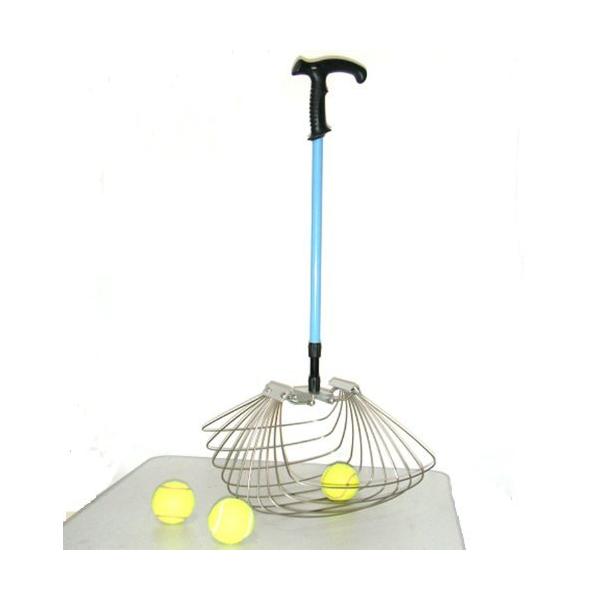 使用方法は上から押し付けてボールを拾います。腰をかがめなくても効率よく拾えるので練習がとても楽になります。（ユーザー様から、ボール拾いが楽しくなったと好評です。）