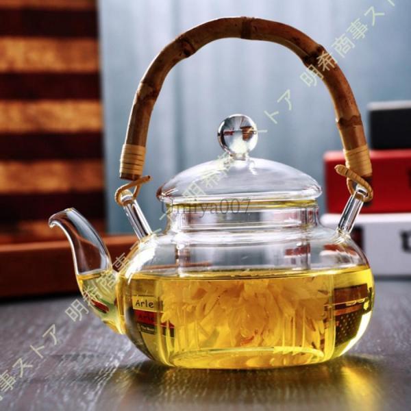 【容量*セット内容】600ml=ポット扱いやすいシンプルなデザインのティーポットです。お手入れがとても楽です。また、食洗器にも対応しています。ガラス製のハンドルはしっかりと握ることができ、従来のガラス器の繊細なイメージを変えるおおらかな使い...