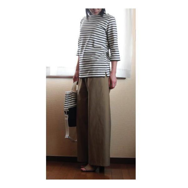 脇に縫い目がないから、ワイドパンツのラインが綺麗に出ます！薄手のタイプライター生地で絶妙な太さのワイドパンツです。ヒップポケット２個。脚が長く、小尻に見える計算されたポケットの形です。ウエストゴムの楽々パンツ！シンプルだからこそ、シルエット...