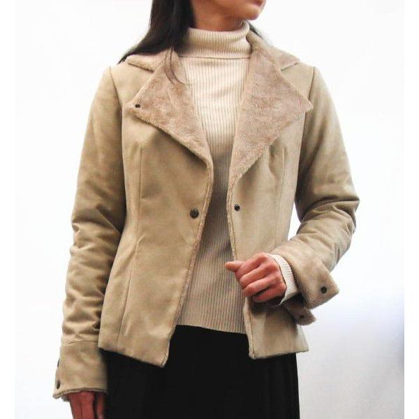 裏ボアジャケットの型紙はリバーシブルの型紙なので、表裏を同素材にして色を変えて作ったり、表が無地で裏をプリントにしたりして春用のジャケットとしてもご利用になれます。《パターンサイズ》単位ｃｍ(M)肩幅36.5着丈57バスト92裾囲108.5...