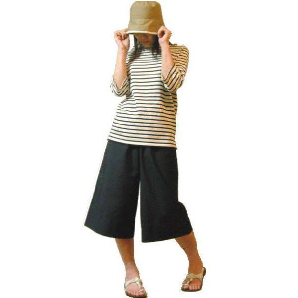 ウエストゴムの簡単ガウチョパンツの型紙です。サイドにスラッシュ開きポケット。ヒップにフラップ付きポケット。ファスナー不要のゴムウエストなので楽々ソーイング！内容>・型紙は実寸縫い代付きのカット済みパターン・簡単手作りレシピ付き[必要材...