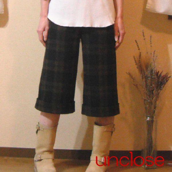 ロールアップガウチョパンツの型紙はウエストゴムなのに裏付きでスッキリシルエット！前から見ても、後から見てもスッキリ見える！裾のロールアップが可愛い！[商品内容]・型紙　実寸大縫代付きカット済み・作り方レシピ〔お勧め生地〕透けのない中肉厚の生...