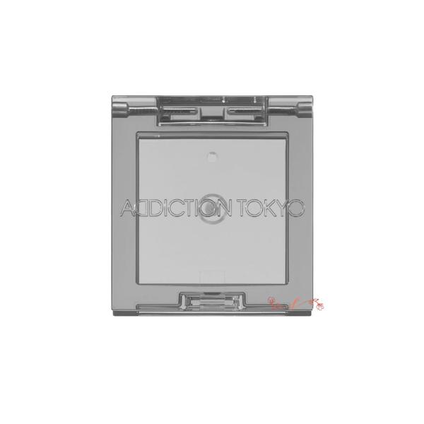 【発売日：2025年08月01日】・ケースはアイシャドウ1色、2色、4色を格納できる3タイプの展開。　スタイルに合わせて何度でも入れ替えてご使用いただけます。・サスティナビリティへの取り組みとして、レフィルタイプで登場。　レフィル容器にはホ...