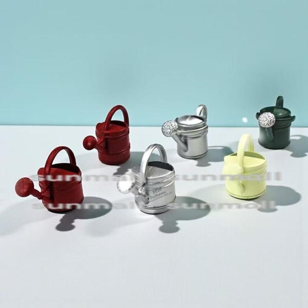 サイズ：5ｃｍｘ4ｃｍ※手作業による計測のため、多少の誤差が生じる場合がございます。素材／材質: 合金この1/12スケールのミニチュアブリキじょうろは、ドールハウスの庭の風景モデルに最適なアイテムです。子供の家具のおもちゃやDIYアクセサリ...