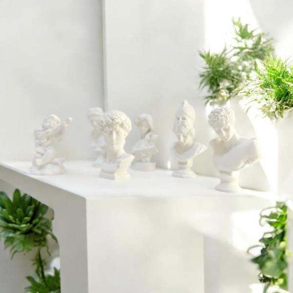 サイズ：01エンジェル：4.3ｘ6.3ｃｍ02アテナ：4ｘ8ｃｍ03ヴィーナス：3.5ｘ7.8ｃｍ04琴女：4.5ｘ7ｃｍ05ヘルメス：5.5ｃｍｘ7ｃｍ06ダビデ：4.5ｘ7ｃｍ重量：約43ｇ素材：石膏ギリシャ神話の美しさを手元に。ミニチ...