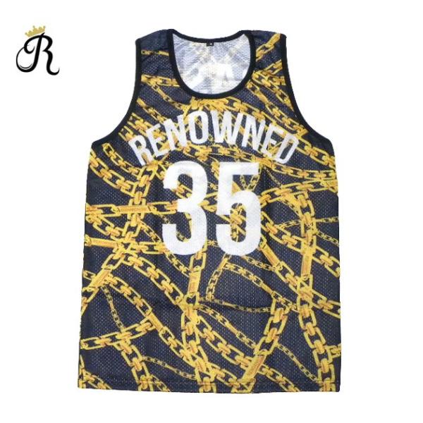 2011年に誕生した米オハイオ発のストリートブランド RENOWNED CLOTHING(リナウンド・クロージング)。バスケットボールジャージにゴージャスなチェーンプリントを落とし込んだインパクト溢れるデザイン。素材はメッシュで軽やかな着心...