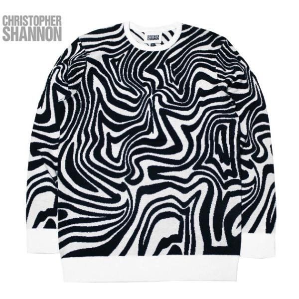 ロンドンの服飾名門校 セントマーティンズでファッションを学んだリバプール出身のCHRISTOPHER SHANNON(クリストファー・シャノン)。RICHARD JAMESやKIM JONESのデザインアシスタントを経て、08年A/Wより自...