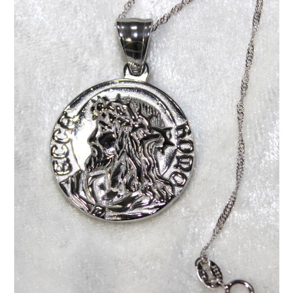 イエス・キリストのペンダント・ネックレスです。チェーンタイプは、レディース用にウォーターウェーブタイプが写真に写っておりますが、メンズのチェーンに変更することも可能です。コイン裏面に書いてある「ニーバーの祈り」（Serenity Praye...