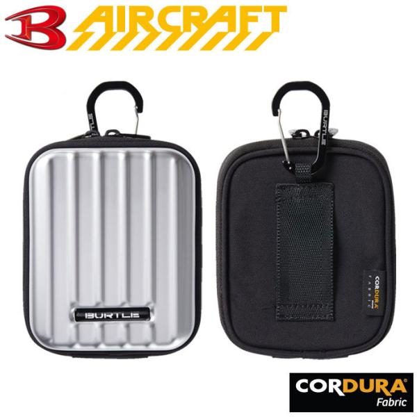 耐久性に優れたポリカーボネートとコーデュラ仕様でバッテリーを衝撃からガード。■品名・品番：デバイスバッグ　AC340　※バッテリーは付属しておりません■カラー：95.メタリックシルバー■対応機種：AC09、AC08、AC300、AC260、...