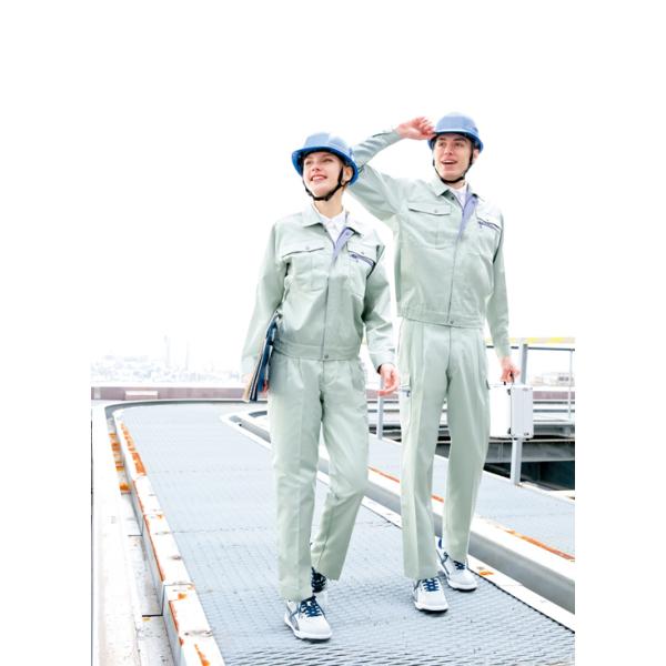 ■使用素材：ポリエステル65％・綿35％■素材特徴：エコペットT/Cツイル 帯電防止素材 形態安定素材 JIS T8118適合■形状特徴：スイングスリーブ 携帯電話用インナーポケット 胸サブポケット エコマーク付 デカポケ仕様収納力と動きや...