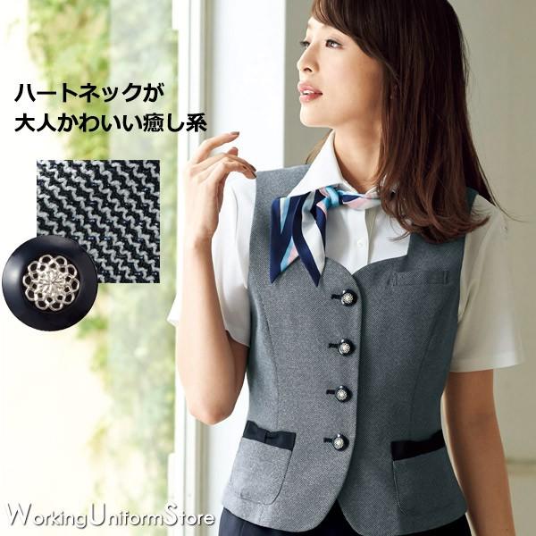 ★ハートネックが大人かわいい癒し系ベスト★リボンを施したパッチポケットもキュート★後ろ姿にはウエスト切替えのペプラム仕様で、スタイルアップ効果大素材:トゥインクルハート・・・白とネイビーの掛け合わせがフレッシュな印象のシャークスキン素材。ブ...