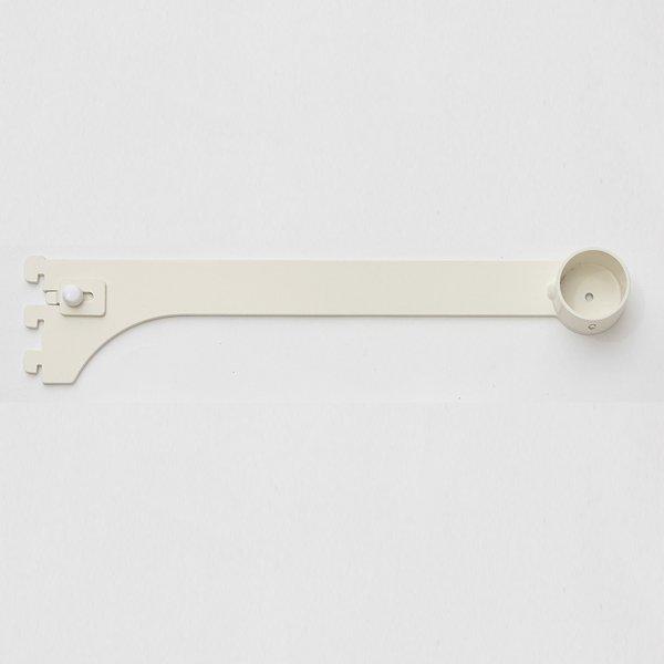 70X20X320mm棚柱とブラケットを活用したかける収納。高さを調節してお子様の服をかけるスペースを作るなど、アイデア次第で幅広い使い方ができます。 ■ブラケットと無垢の木のバーは多彩にカラー展開しているので、お好みの色をお選びください。...