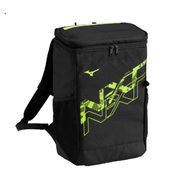 【種別】バッグ【メーカー名】ミズノ(mizuno)【サイズ】約L28×W14×H40cm(約20L)【カラー】ブラック×ライム(94)【素材】ポリエステル(裏加工PU)【特徴】・定番N-XTシリーズ一番人気の20Lバックパック。