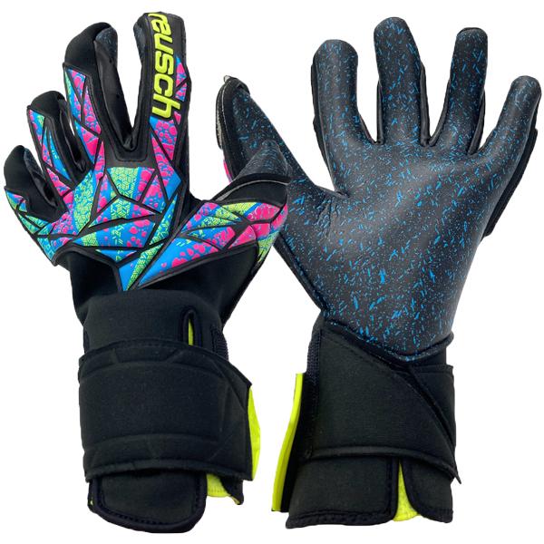 【種別】キーパーグローブ【メーカー名】ロイシュ(reusch)【素材】パーム：ロイシュグリップフュージョン【コメント】カッティングはエボリューションカットベースのネガティブカット仕様でややタイトめのフィット感となっています。パームは粘着性の...