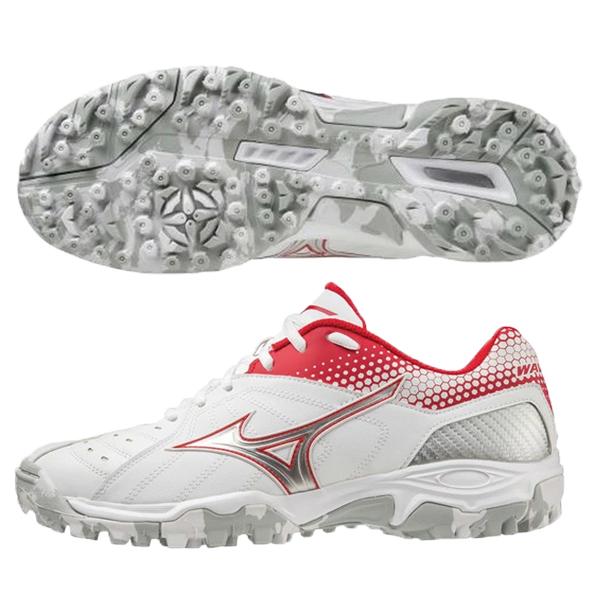 【種別】ハンドボールシューズ【メーカー名】ミズノ(mizuno)【カラー】ホワイト×レッド×シルバー(21)【アッパー】人工皮革【ミッドソール】合成樹脂【アウトソール】合成底【特徴】・ウエーブガイアシリーズから初のWIDEモデル登場。・MI...