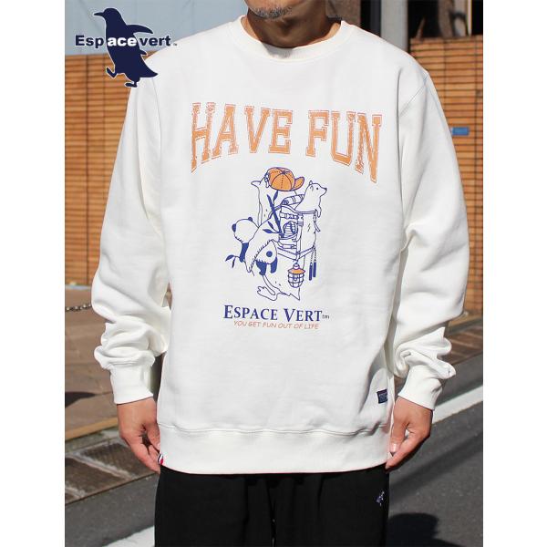 ESPACE VERTのクルーネック裏起毛トレーナー。人気のキャンパーシリーズが今年も登場。パンダを抱えたアウトドアルックのペンギンが可愛い♪ほっこりしたイラストに癒やされます。柔らかい生地感＆裏起毛なので着心地抜群です。■白神山地ブナの森...