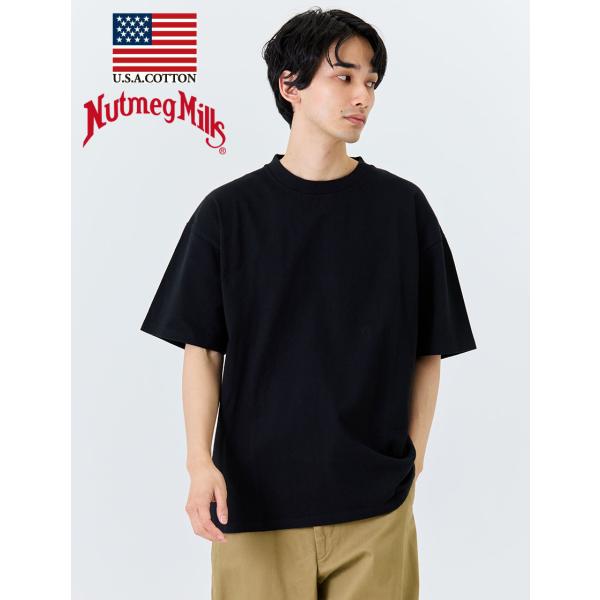 NUTMEG MILLSの半袖Tシャツ。ビッグシルエットです。ドロップショルダー気味のデザインで、ほどよいルーズ感と抜け感のあるシルエットが特徴です。オーバーサイズ感がありながらもだらしなく見えず、一枚で着てもサマになるバランスに仕上げてい...