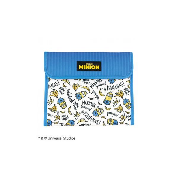 様々な収納がついたマルチケース。ワンタッチテープで開け閉め簡単♪約13×18cmの母子手帳、他にもパスポートやカードをまとめて収納できます。