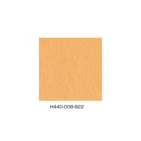 使いやすいナチュラルカラーの羊毛。短めの繊維と粗い風合いは、摩擦の多いバッグやニードルを使った小物など、幅広い用途にぴったりです。