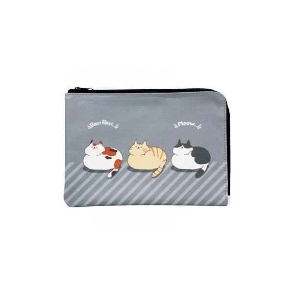 保険証や診察券、お薬手帳、母子手帳などをまとめておけばさっと持ち出せて便利です。ペットの診察券や保険証書、ワクチン摂取記録などの保管にも。ひとまとめで通院も安心です。