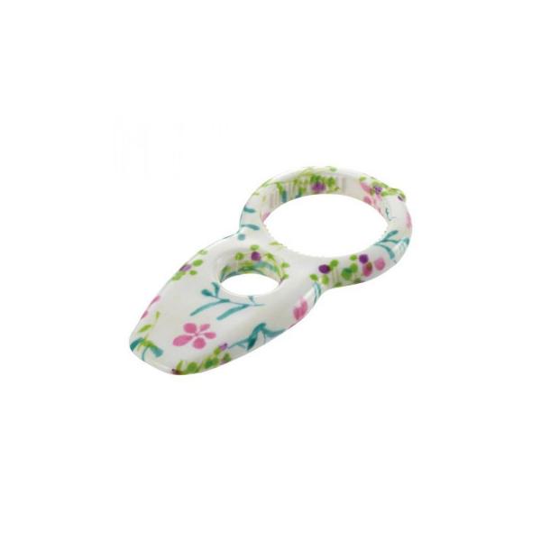 力の弱いお年寄りや女性、小さなお子様におすすめです。形態に便利なストラップ穴付きです。