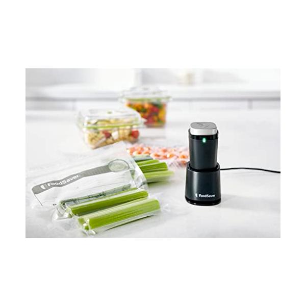 FS1197ブラック/-/FS1197040・Color:ブラックStyle:FS1197・パッケージ個数:1・コードレスモデル軽量で小型のフードセーバー真空パック機。充電式のコードレスだから使う場所を選びません。操作音も静かです。真空フレ...