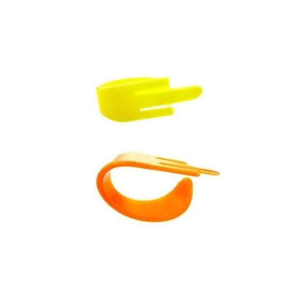 フレッドケリー Delrin Speed PicksSpeed ピックは、通常のサムピックより立ち上がりの速いピッキングを可能にし、自然で済んだ音を奏でるフィンガーピッカー向けのデザインです。厚さ：ライト、ミディアム、ヘビーカラー：厚さ毎に...