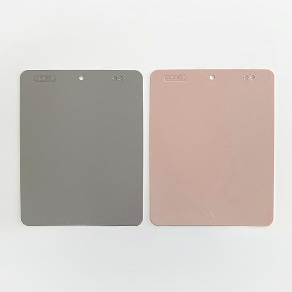 スウェーデンのキッチンツールメーカー「Jonas-ヨナス-」のカッティングシートです。植物由来のバイオプラスチック素材を原料に使用、焼却処分時の二酸化炭素排出量が半分になり環境にやさしいエコキッチングッズです。薄いまな板シートは曲げて使うこ...