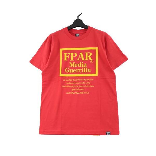 サイズ：表記2-肩幅45cm、身幅50cm、着丈68cm、袖丈20cmカラー：レッドコンディション：Sランク素材：コットン100%コメント：FPAR FORTY PERCENT AGAINST RIGHTS ロゴTシャツ