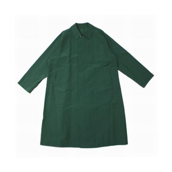 サイズ：表記S-裄丈86cm、身幅64cm、着丈112.5cmカラー：グリーンコンディション：Aランク素材：ナイロン60% 綿40%コメント：DerSAMMLERSolo × The Three Robbers 21SS DAiSY HiL...