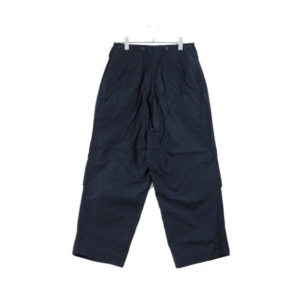 サイズ：表記2-ウエスト80cm、股上42cm、股下73cm、わたり幅40cm、裾幅27cmカラー：ネイビーコンディション：Bランク素材：コットン100%コメント：TUKI ツキ MILITARY BAGGS (REVERSE) ミリタリー...